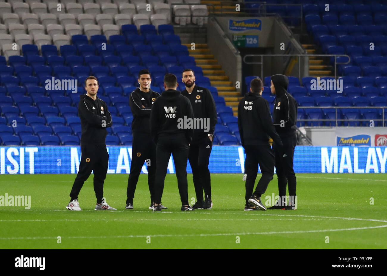Cardiff City Stadium, Cardiff, UK. 30th Nov, 2018. EPL Premier League ...