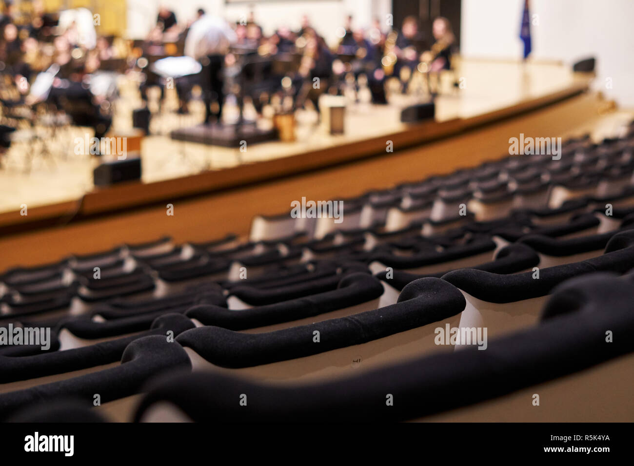 Concert hall seats hi-res stock photography and images - Alamy