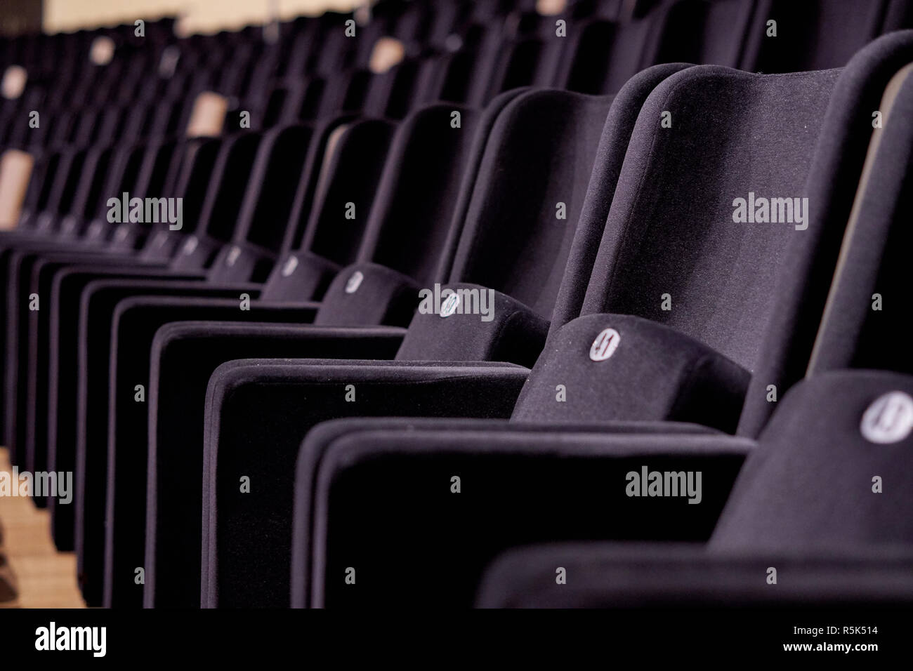Seat rows concert hi-res stock photography and images - Alamy