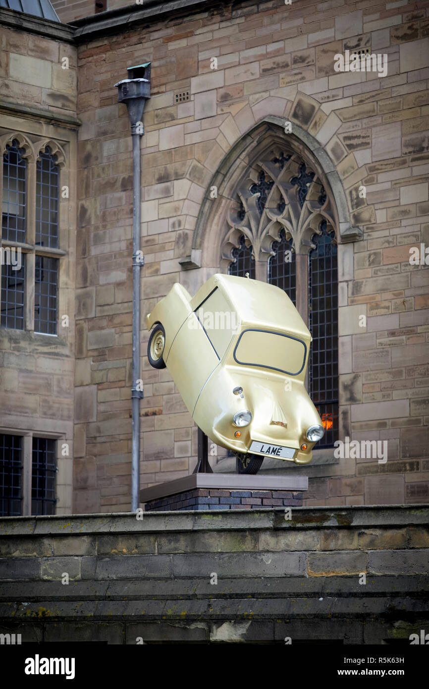St Nicholas Church, Liverpool Plinth The sculpture, called Gold Lamé ...