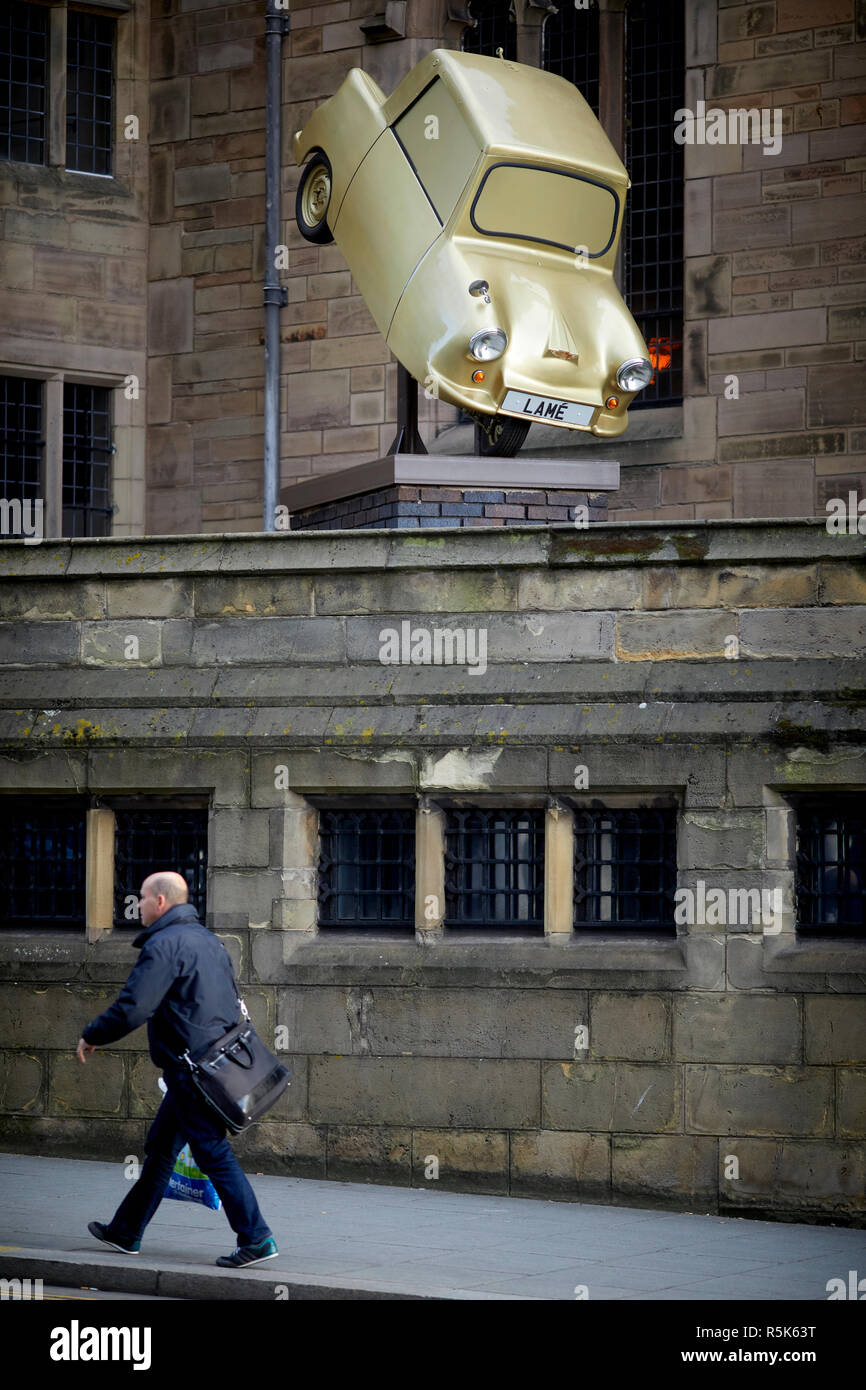 St Nicholas Church, Liverpool Plinth The sculpture, called Gold Lamé ...