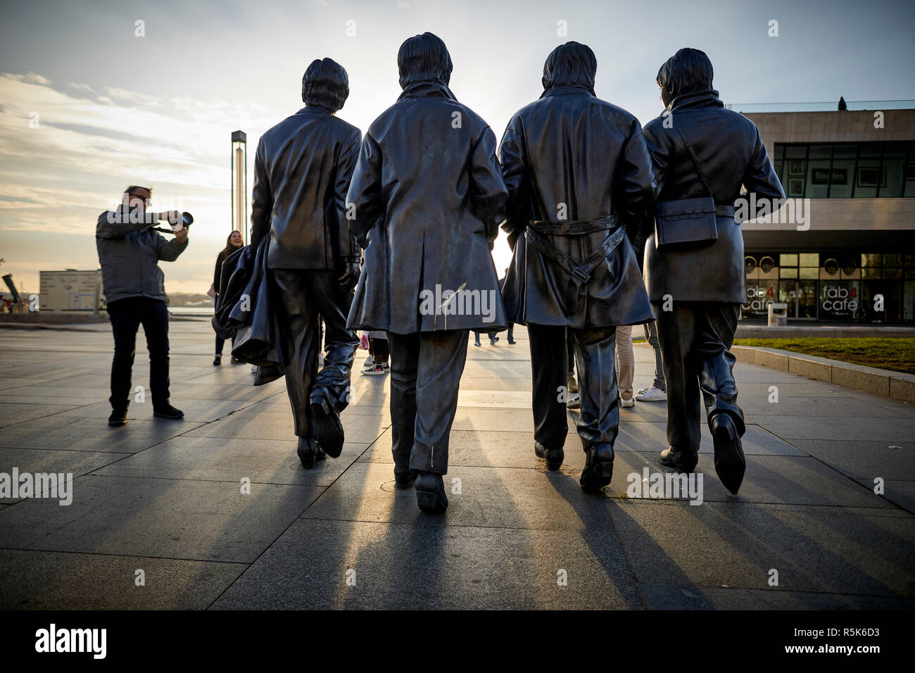Liverpool Waterfront Liverpool's most famous sons the Fab Four Batales ...
