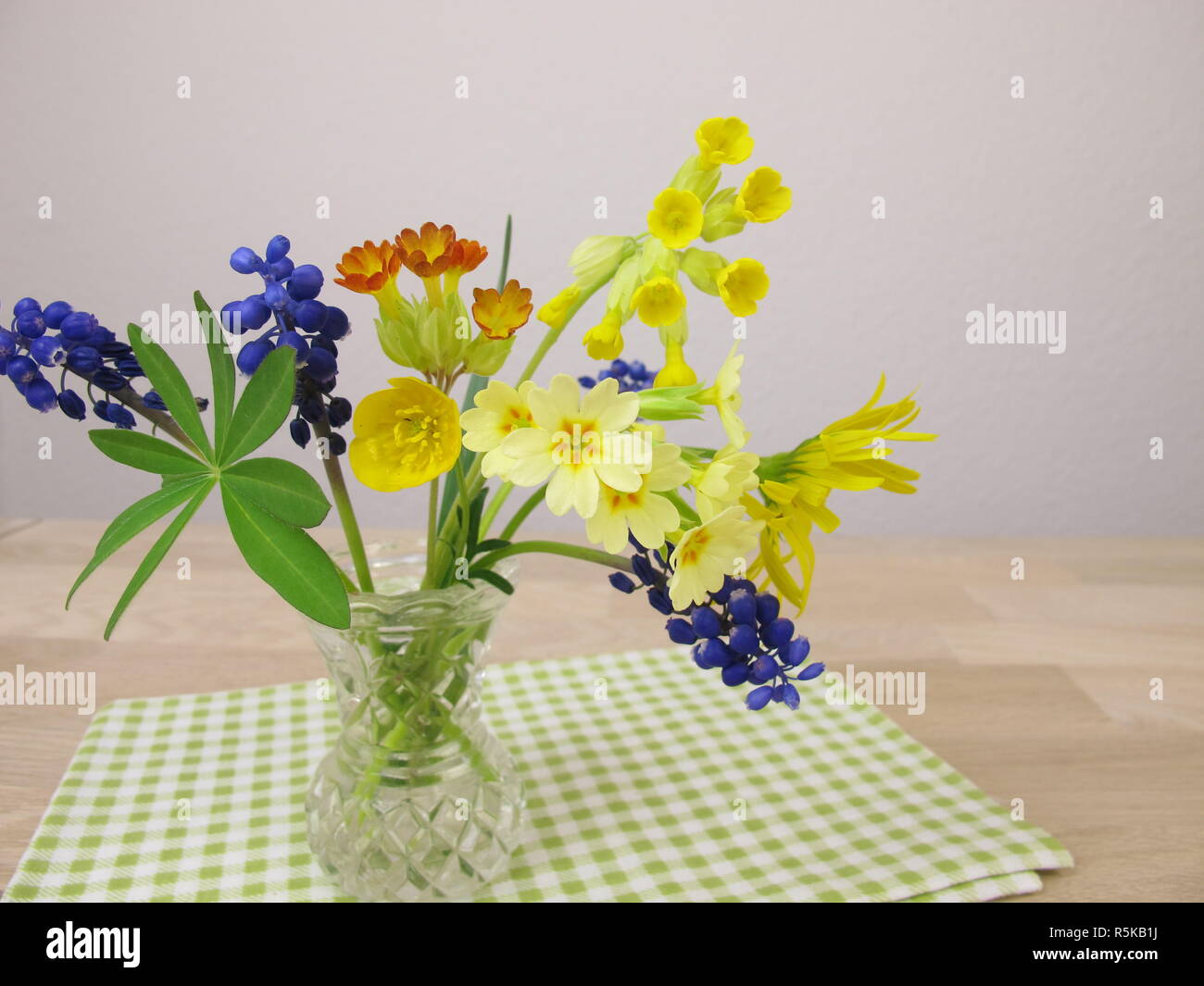 small spring bouquet in the vase Stock Photo - Alamy