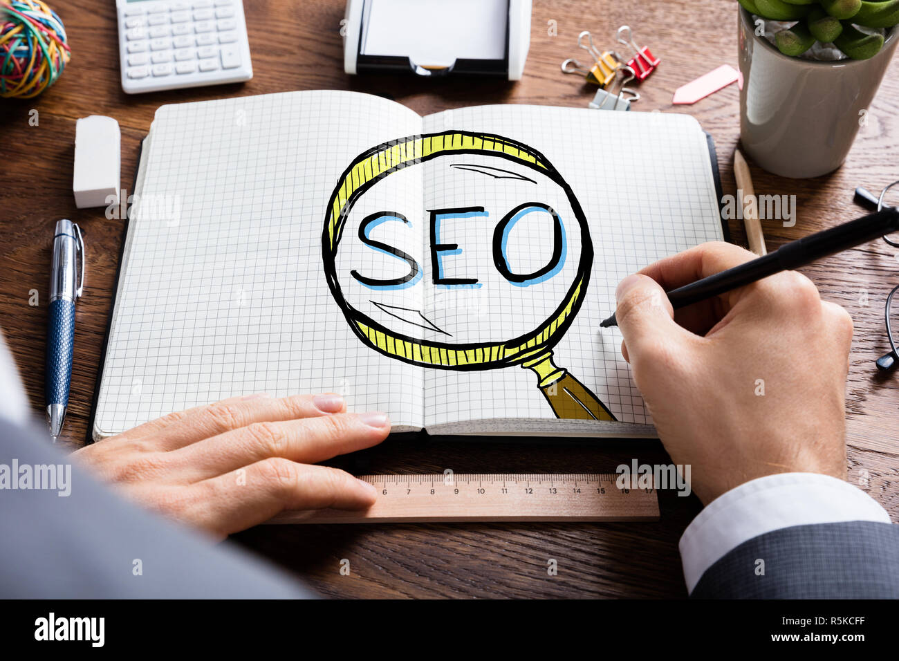 Magnifier searching seo hi-res stock photography and images - Alamy