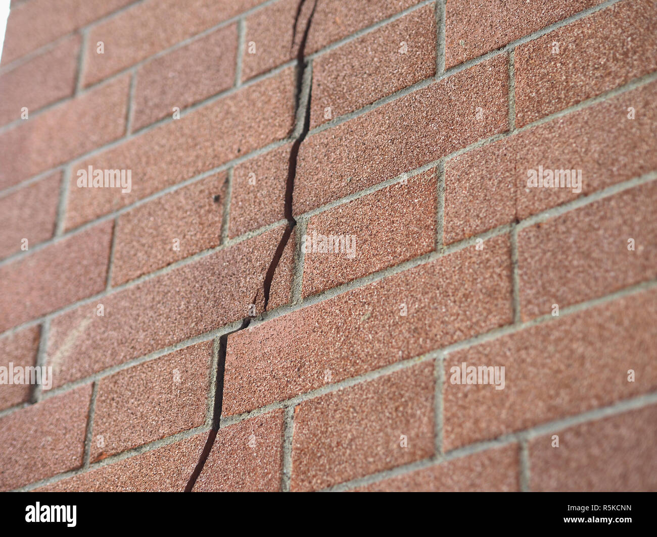 Cracked wall detail Stock Photo - Alamy