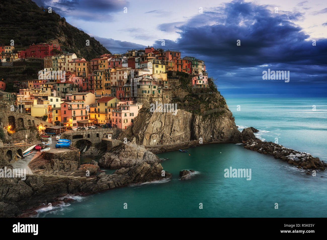 Manarola scenic viewpoint hi-res stock photography and images - Alamy