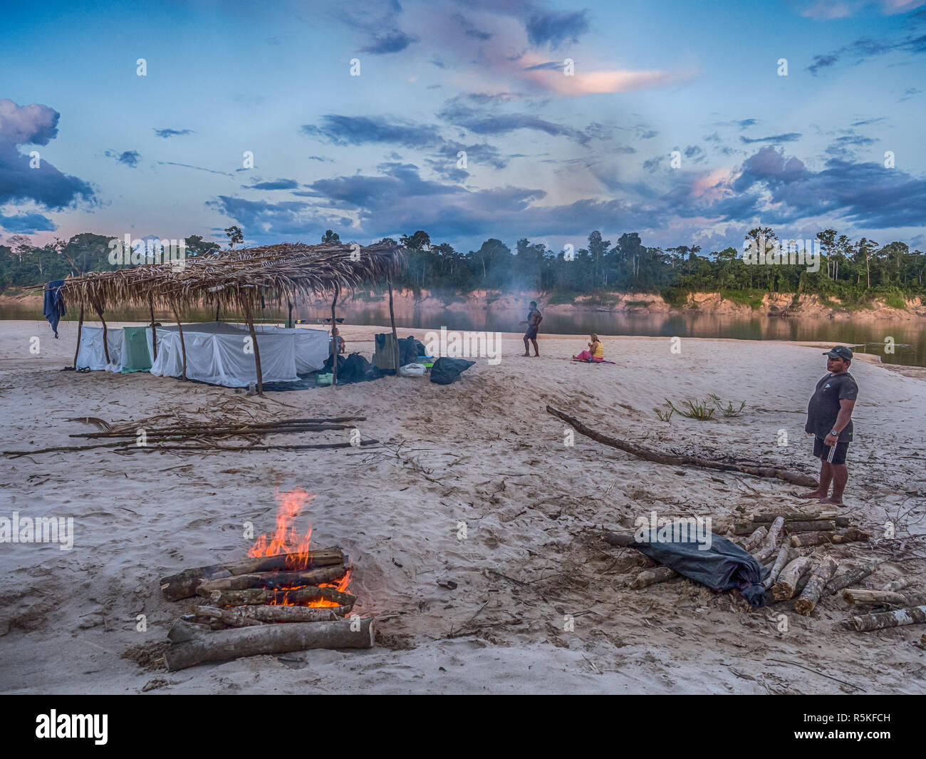 Camp stove fire beach hi-res stock photography and images - Alamy