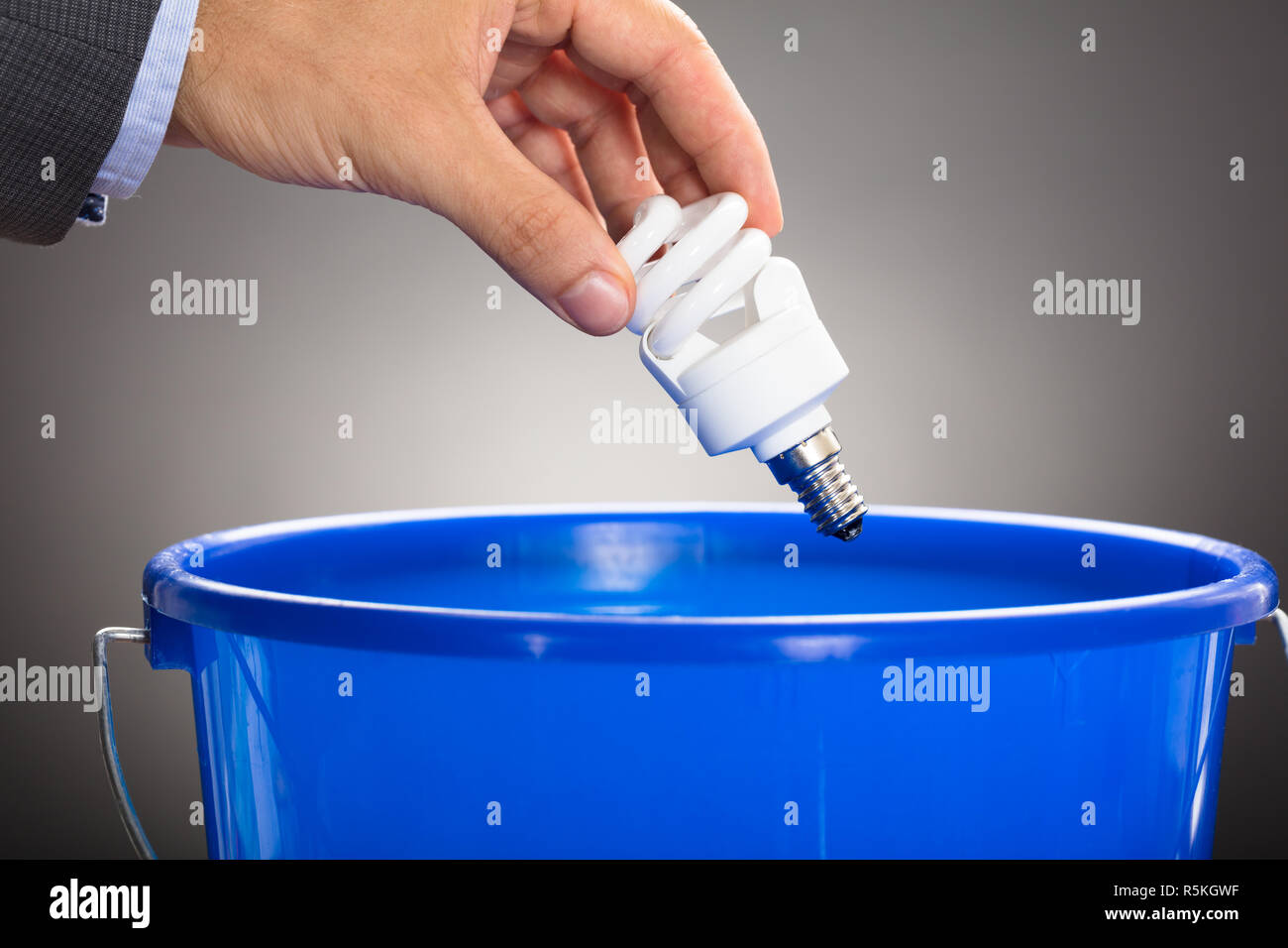 Scrap bucket horizontal hi-res stock photography and images - Alamy