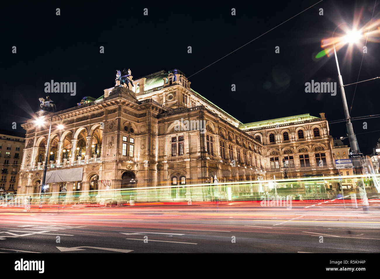 Vienna state opera construction hi-res stock photography and images - Alamy
