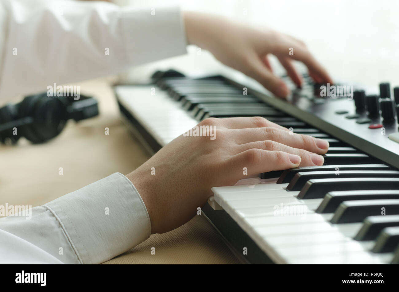 Tuned piano hi-res stock photography and images - Alamy