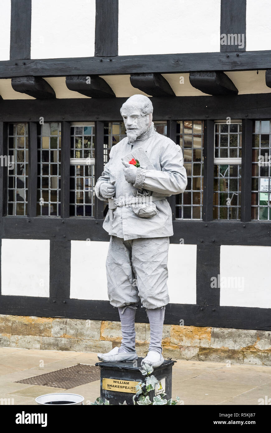 Street artist or Busker in Stratford upon Avon, England. Dressed to ...