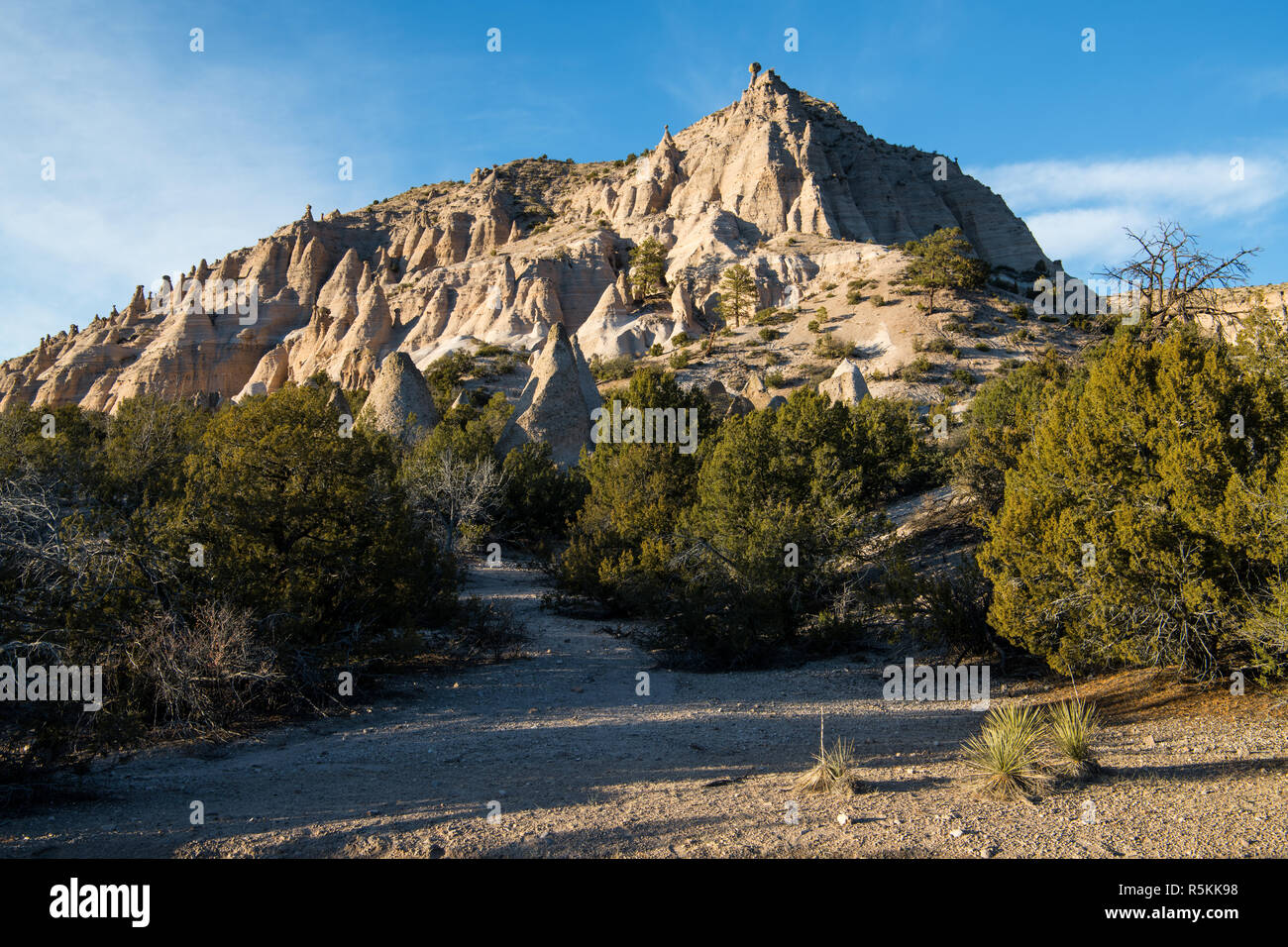 High peak rocks hi-res stock photography and images - Alamy