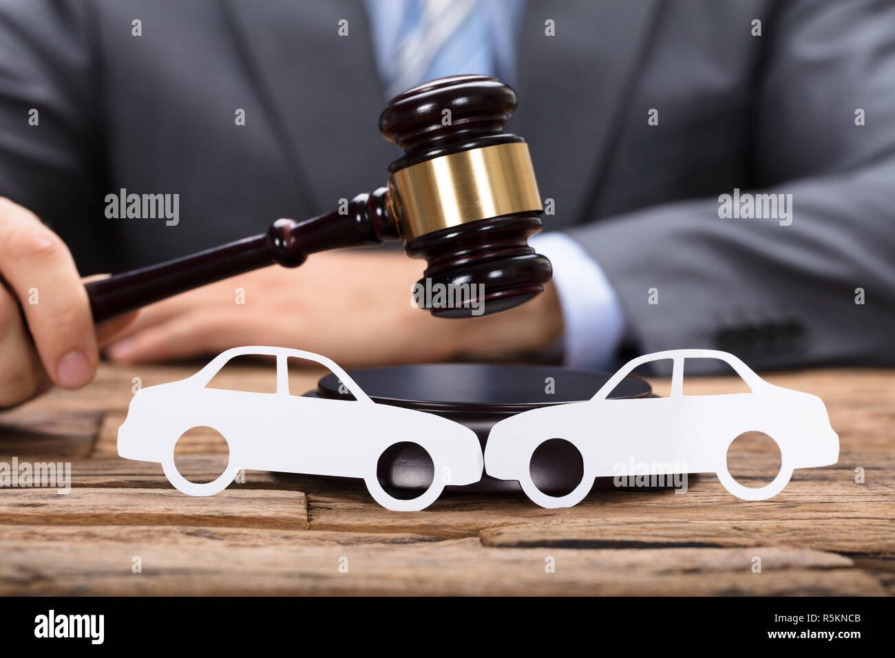 Judge And Car Damage Appraisal Stock Photo - Alamy