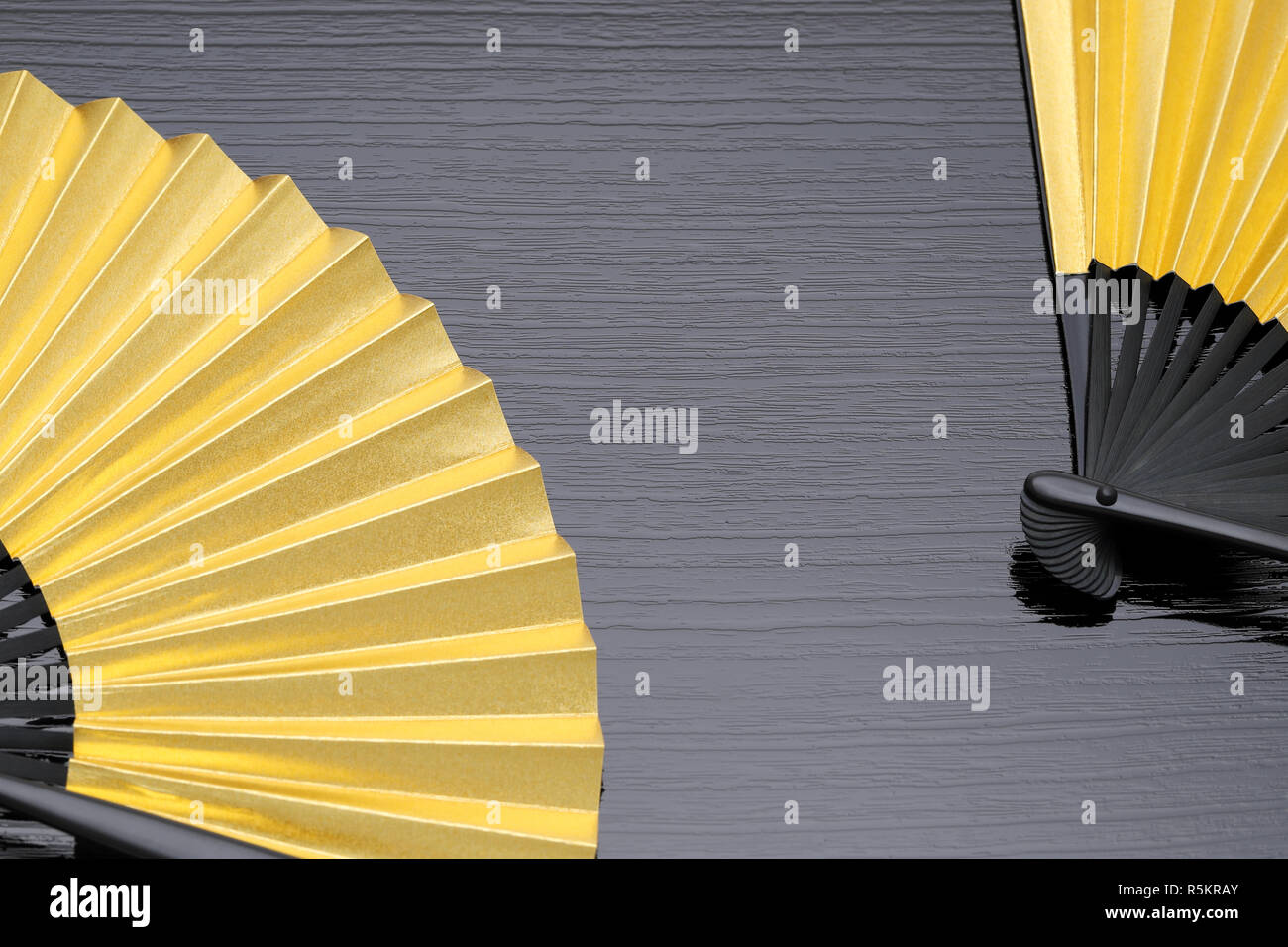Gold sheet bamboo hi-res stock photography and images - Alamy