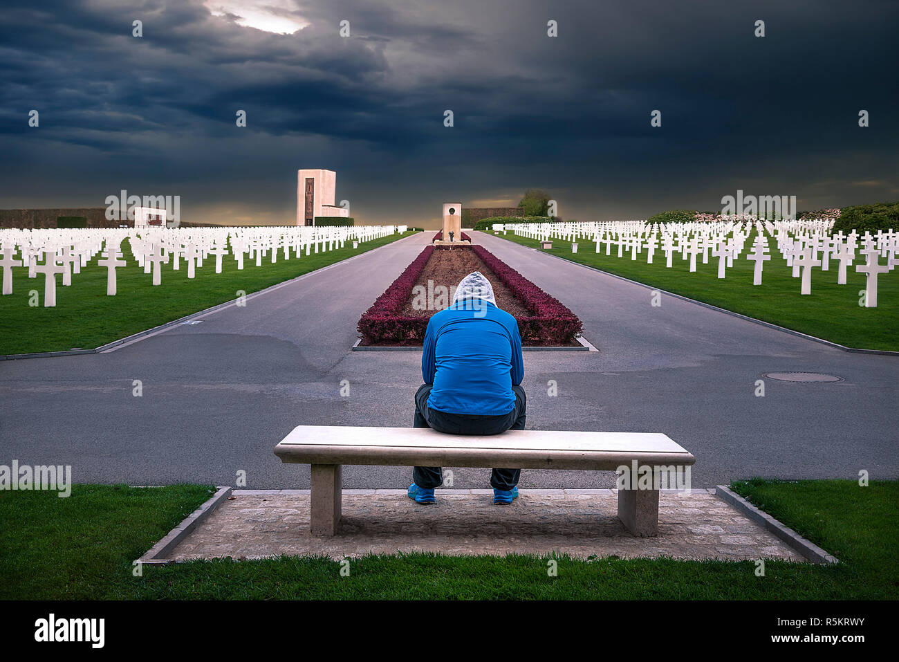Thinking soldier war memorial hi-res stock photography and images - Alamy