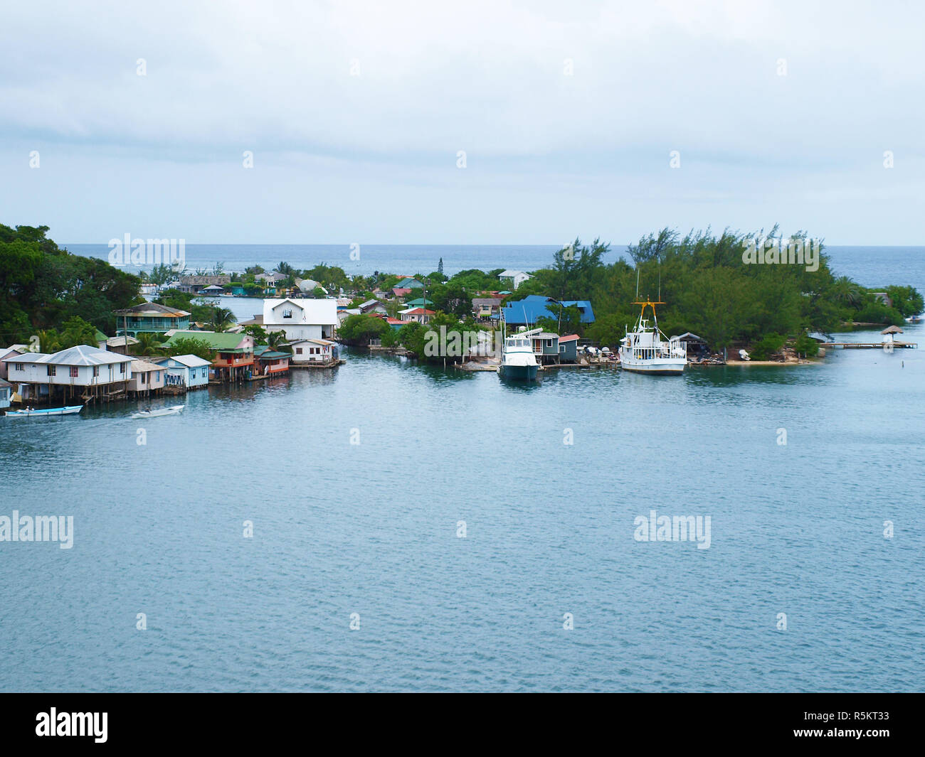 The Venice of the Caribbean, Oak Ridge, Roatan Stock Photo - Alamy