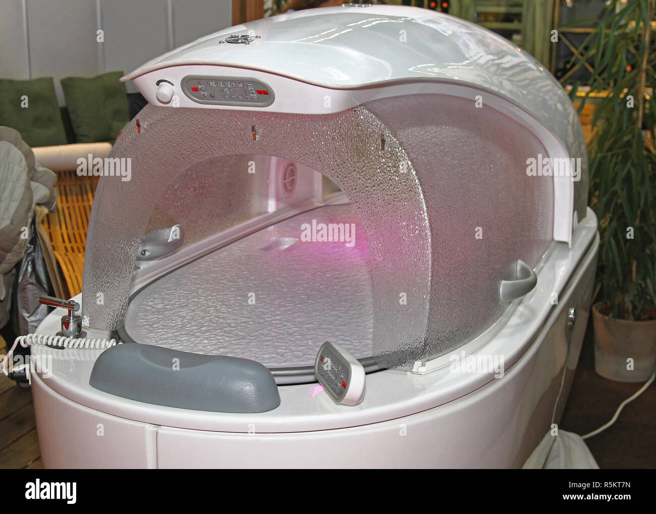 Hydro massage cabin hi-res stock photography and images - Alamy