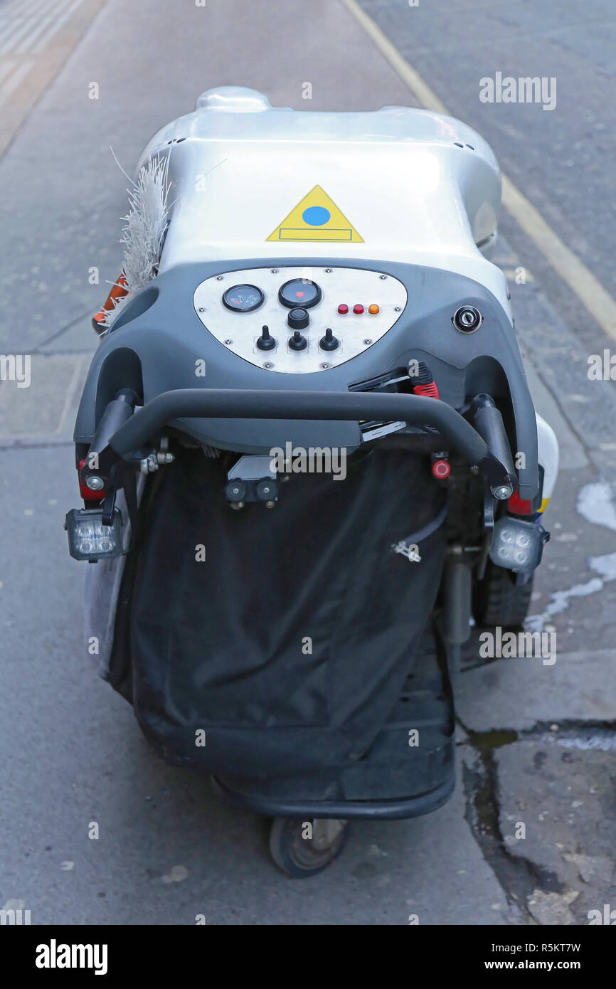 Automatic street sweeper hi-res stock photography and images - Alamy