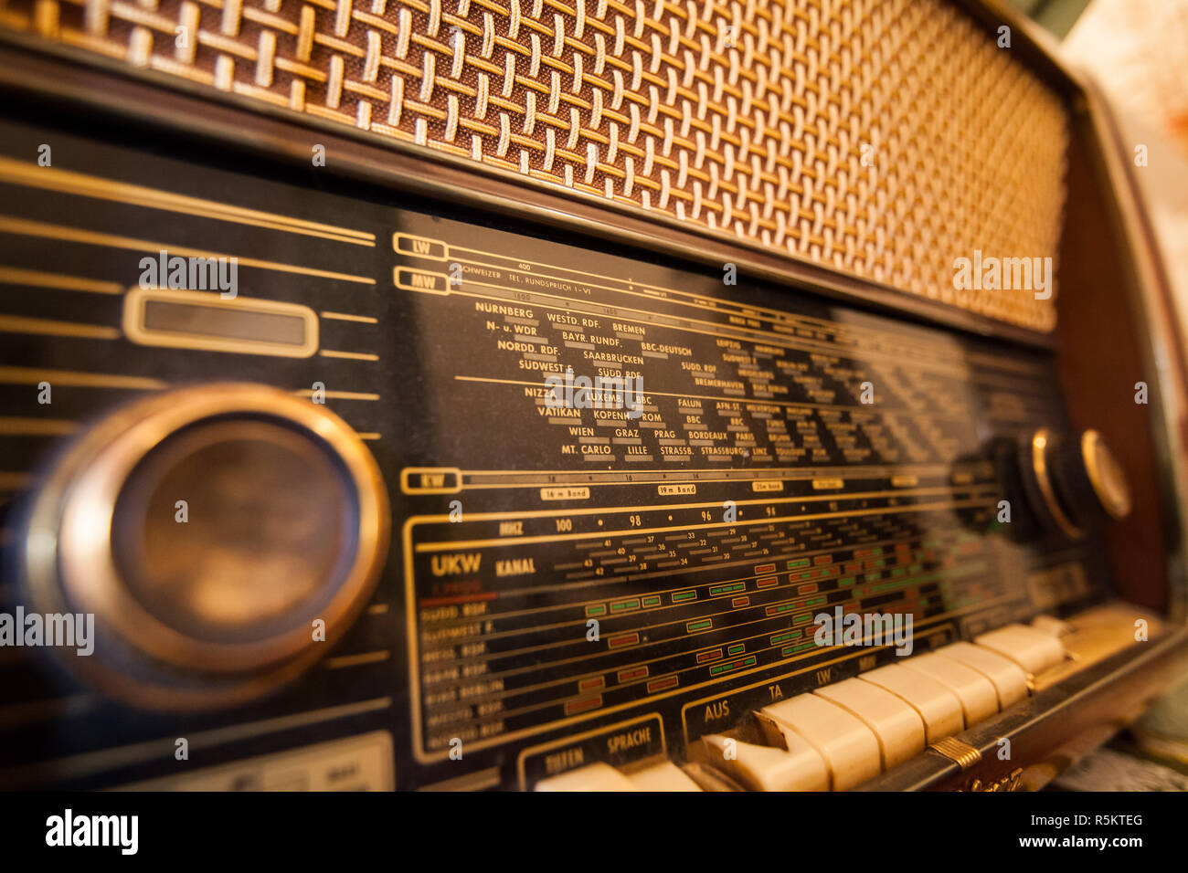 Old Radio High Resolution Stock Photography and Images - Alamy