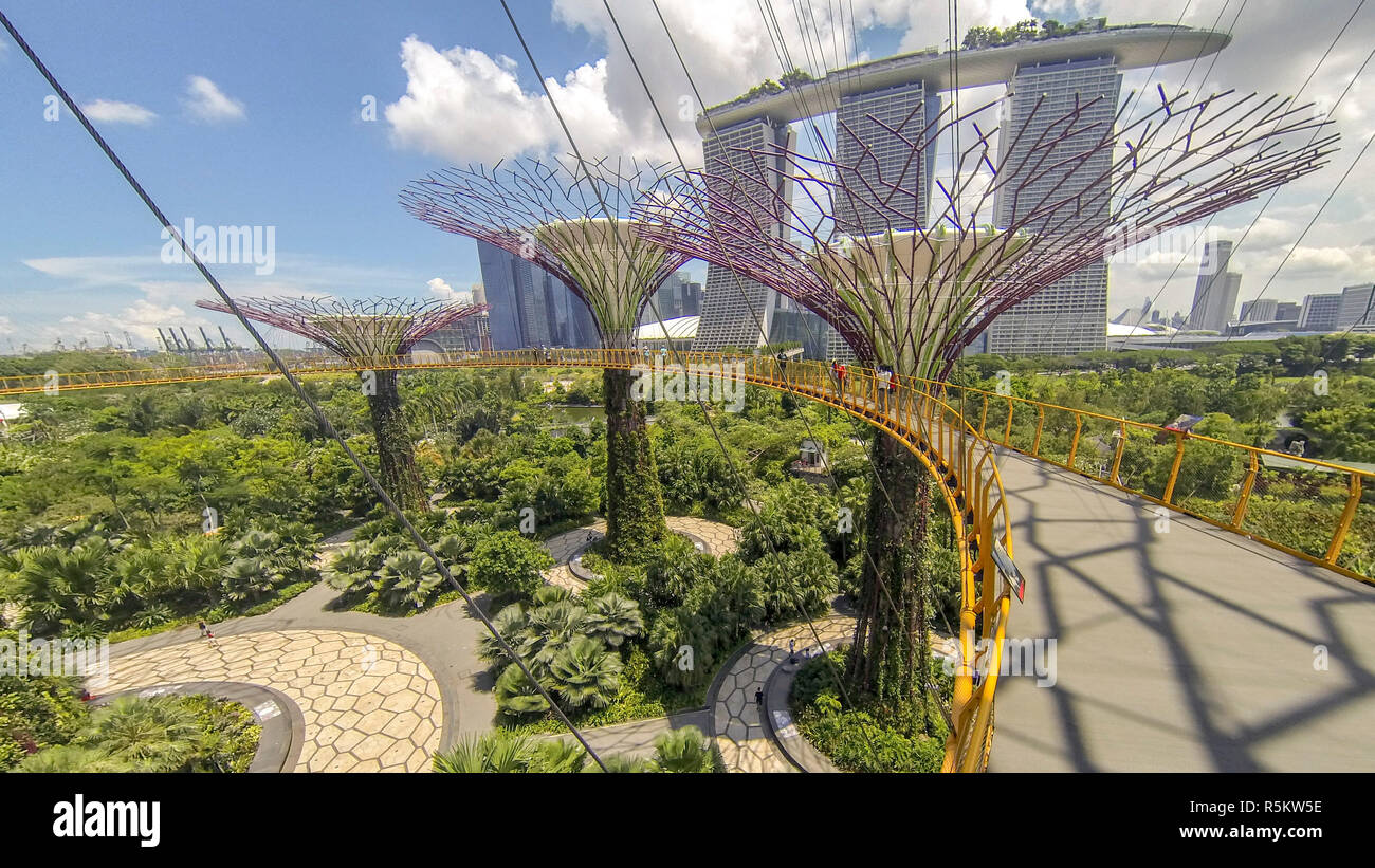 Singapore, Marina Bay, Gardens by the Bay, visitors enjoying the ...