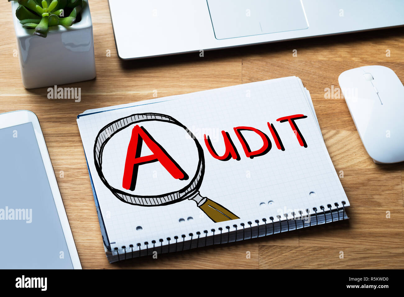 Audit tables hi-res stock photography and images - Alamy
