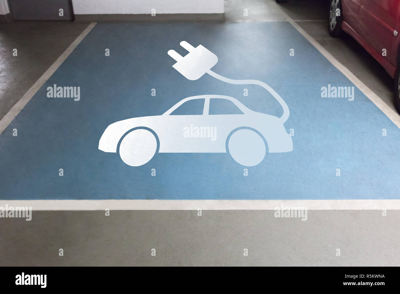 Electric car sign in parking area Stock Photo - Alamy