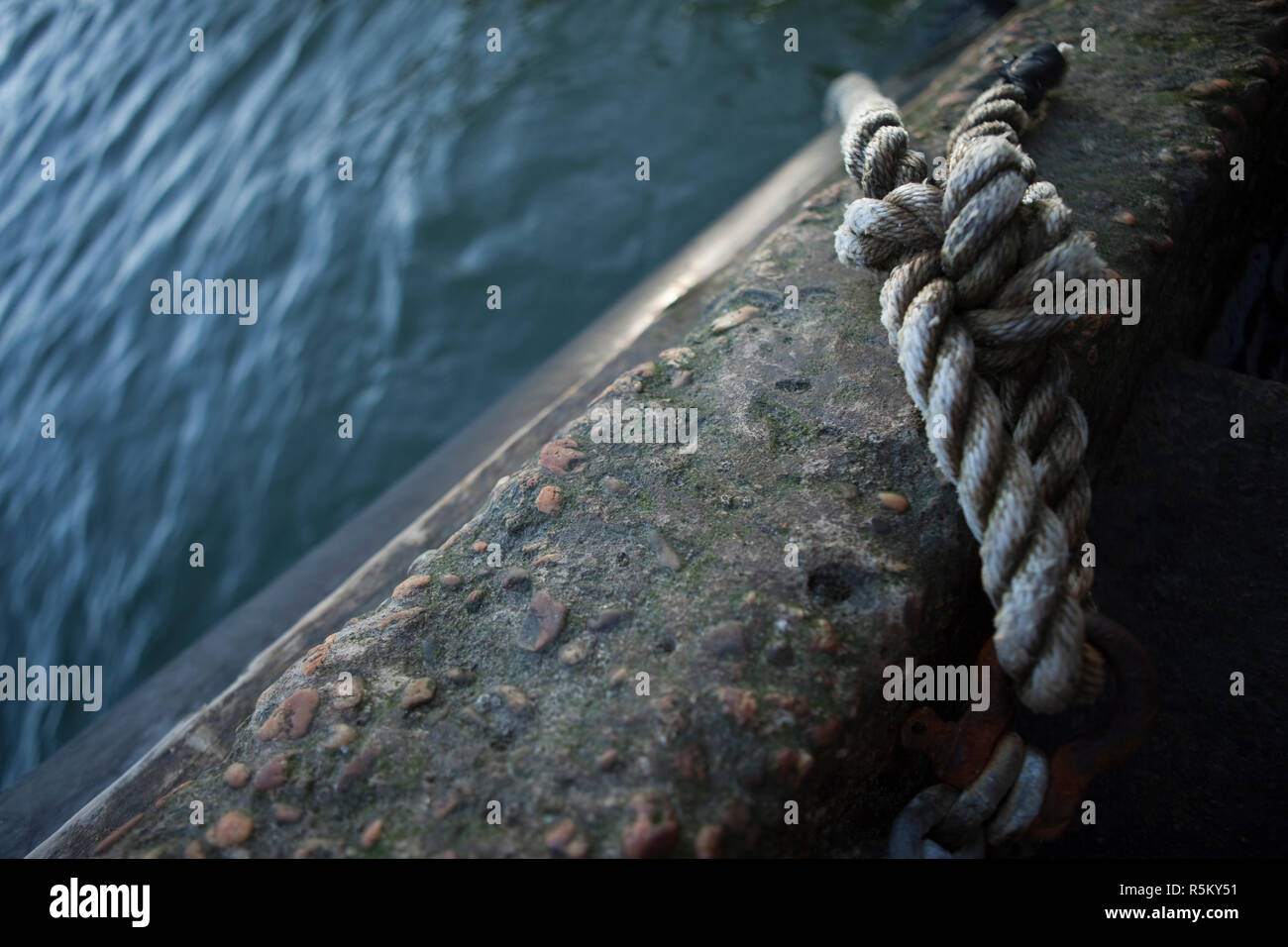 Node of a rope Stock Photo - Alamy