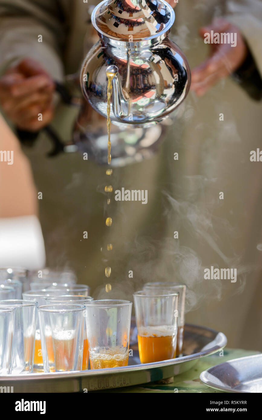 Family social hi-res stock photography and images - Alamy