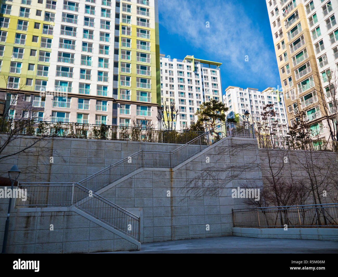 Construction of an apartment building Stock Photo - Alamy