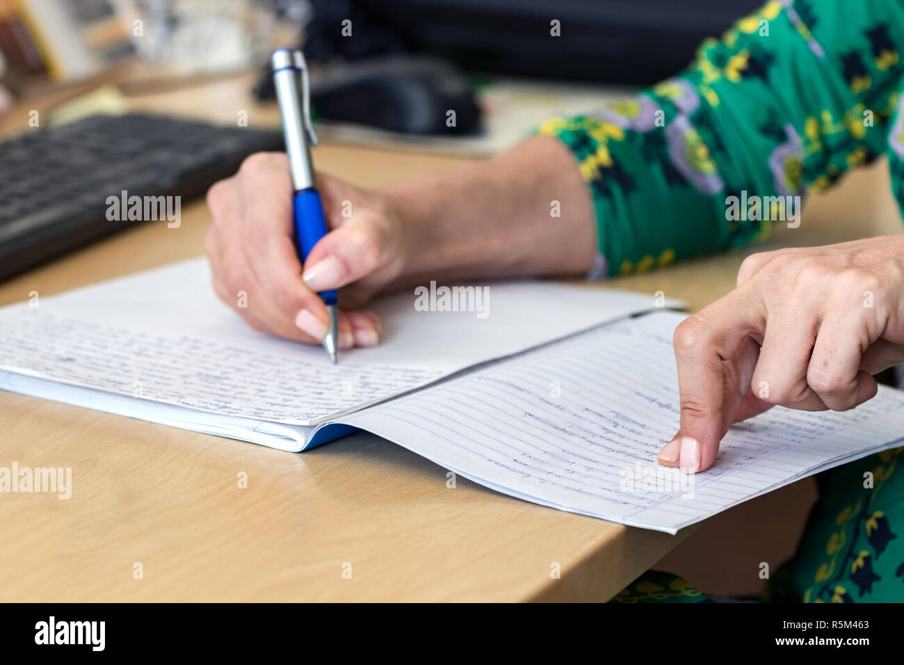 Female hand writing hi-res stock photography and images - Alamy