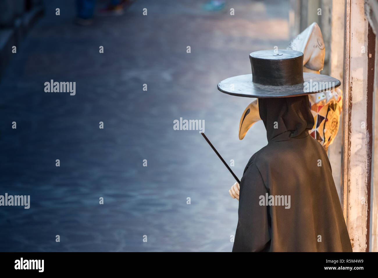 Plague doctor costume hi-res stock photography and images - Alamy