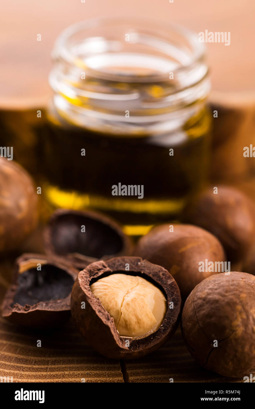 Macadamia nut oil Stock Photo - Alamy