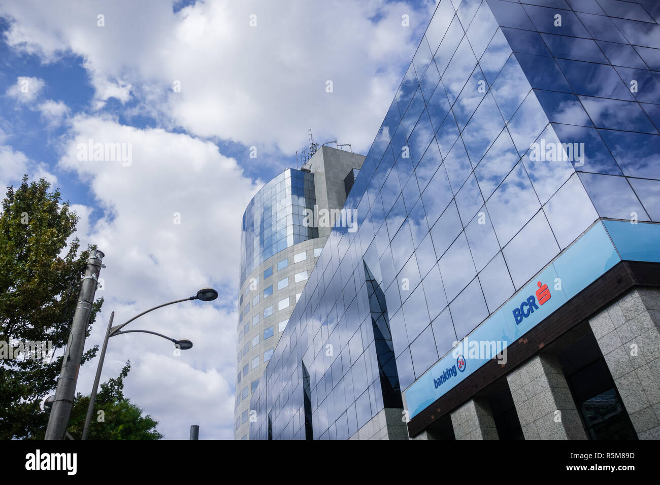 Banca commercial romana hi-res stock photography and images - Alamy