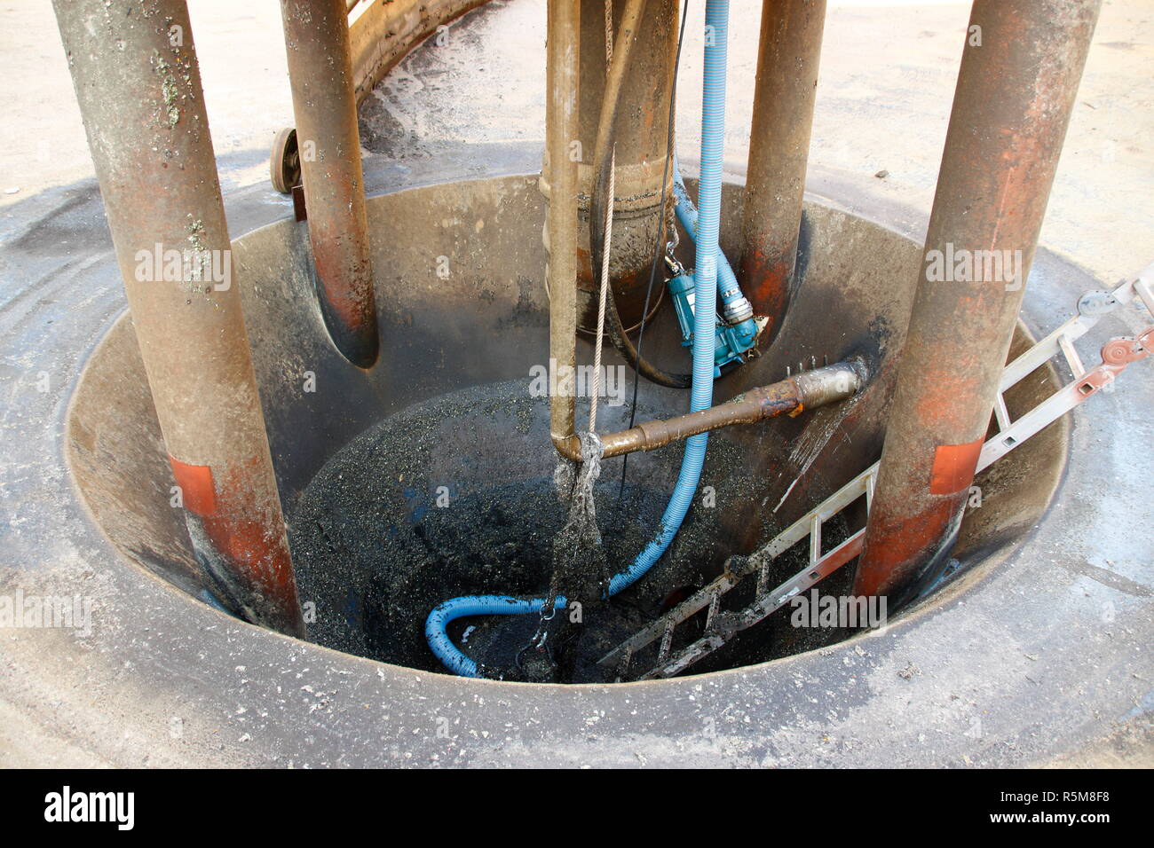 Slop basin hi-res stock photography and images - Alamy