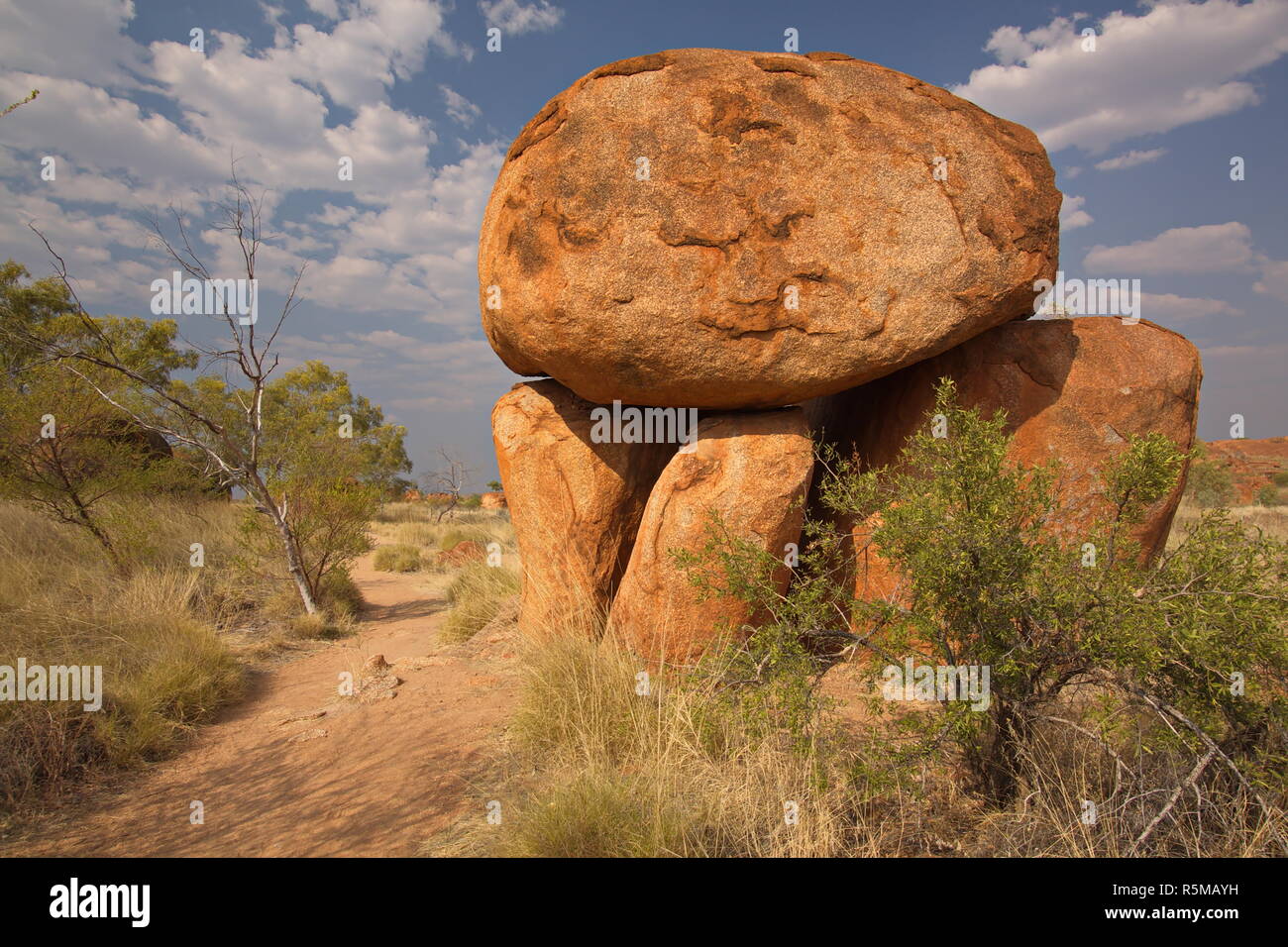 devil's marbles in the red center in australia Stock Photo - Alamy