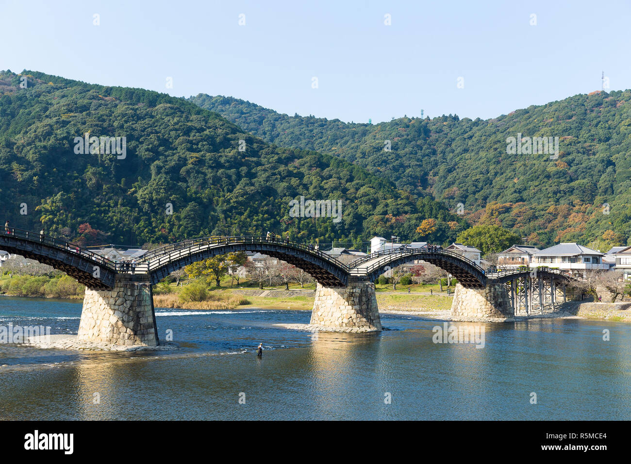 Japanese style wooden arch bridge hi-res stock photography and images ...