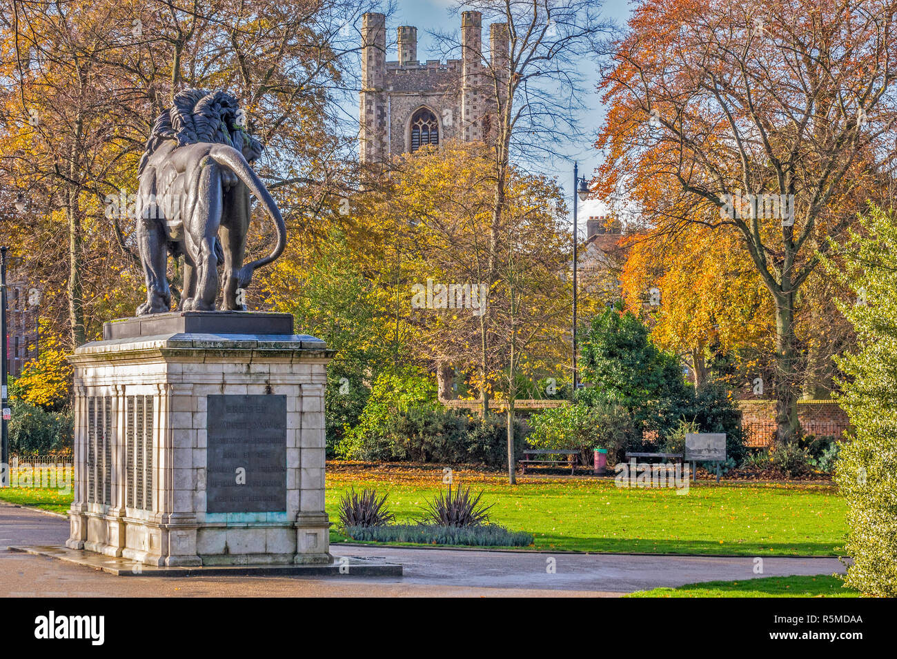Lion Statue In Forbury Gardens, Reading, Berks Stock Photo - Alamy