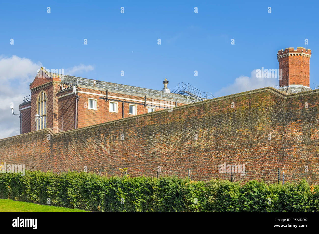 Reading england prison hi-res stock photography and images - Alamy