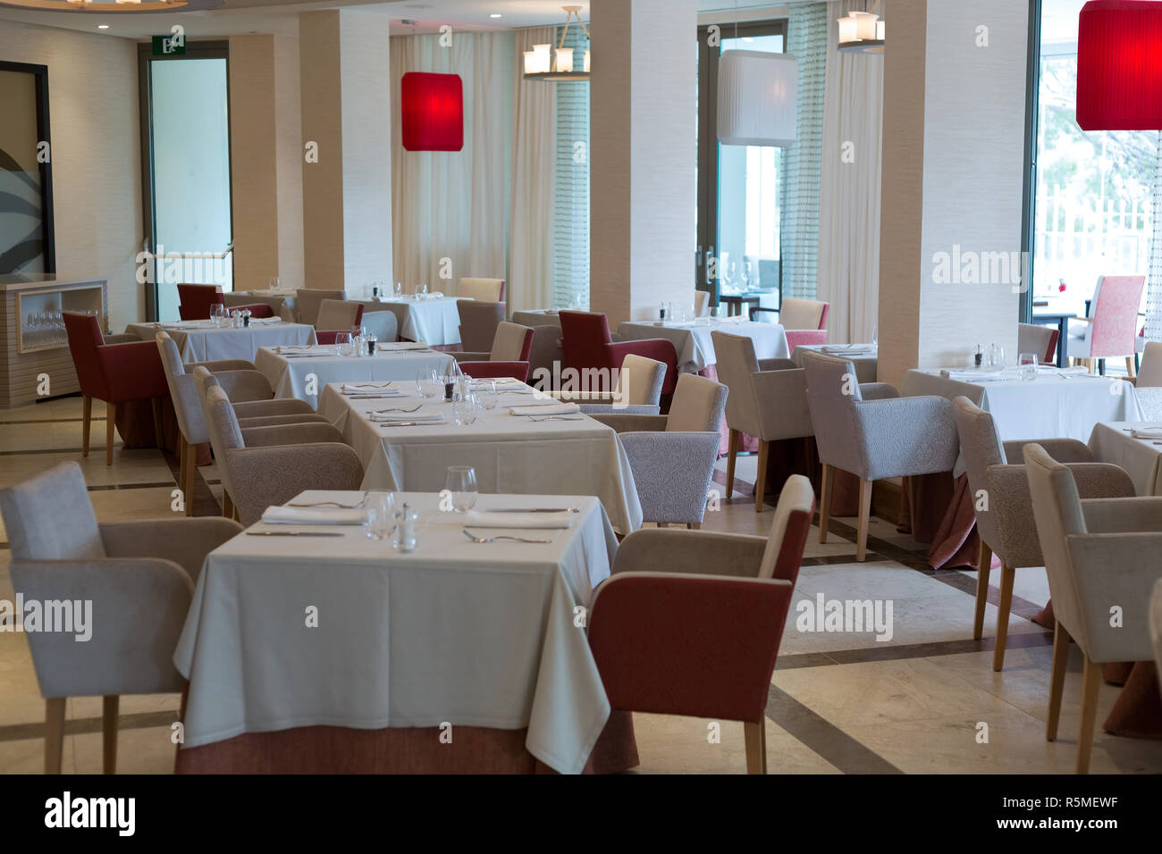 restaurant in a luxury hotel is ready to receive guests Stock Photo - Alamy