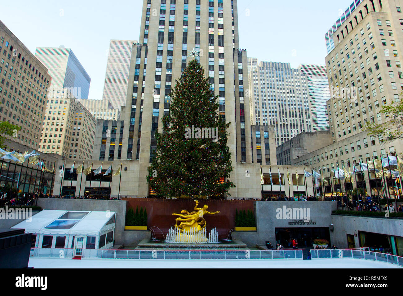 NEW YORK, NY - DECEMBER 13: Rockefeller Center Holiday Decorations on ...