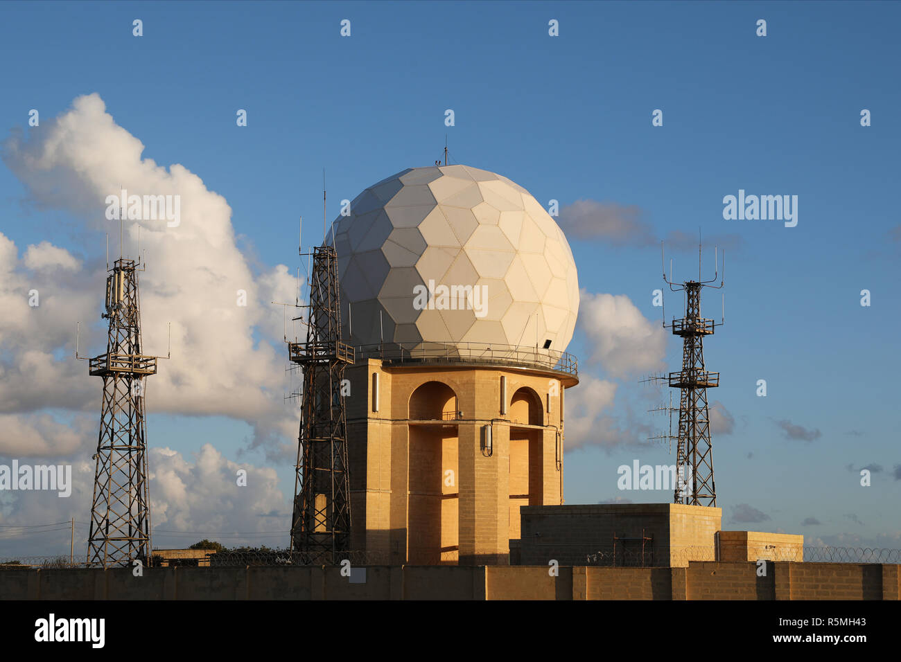 Doppler radar antenna hi-res stock photography and images - Alamy