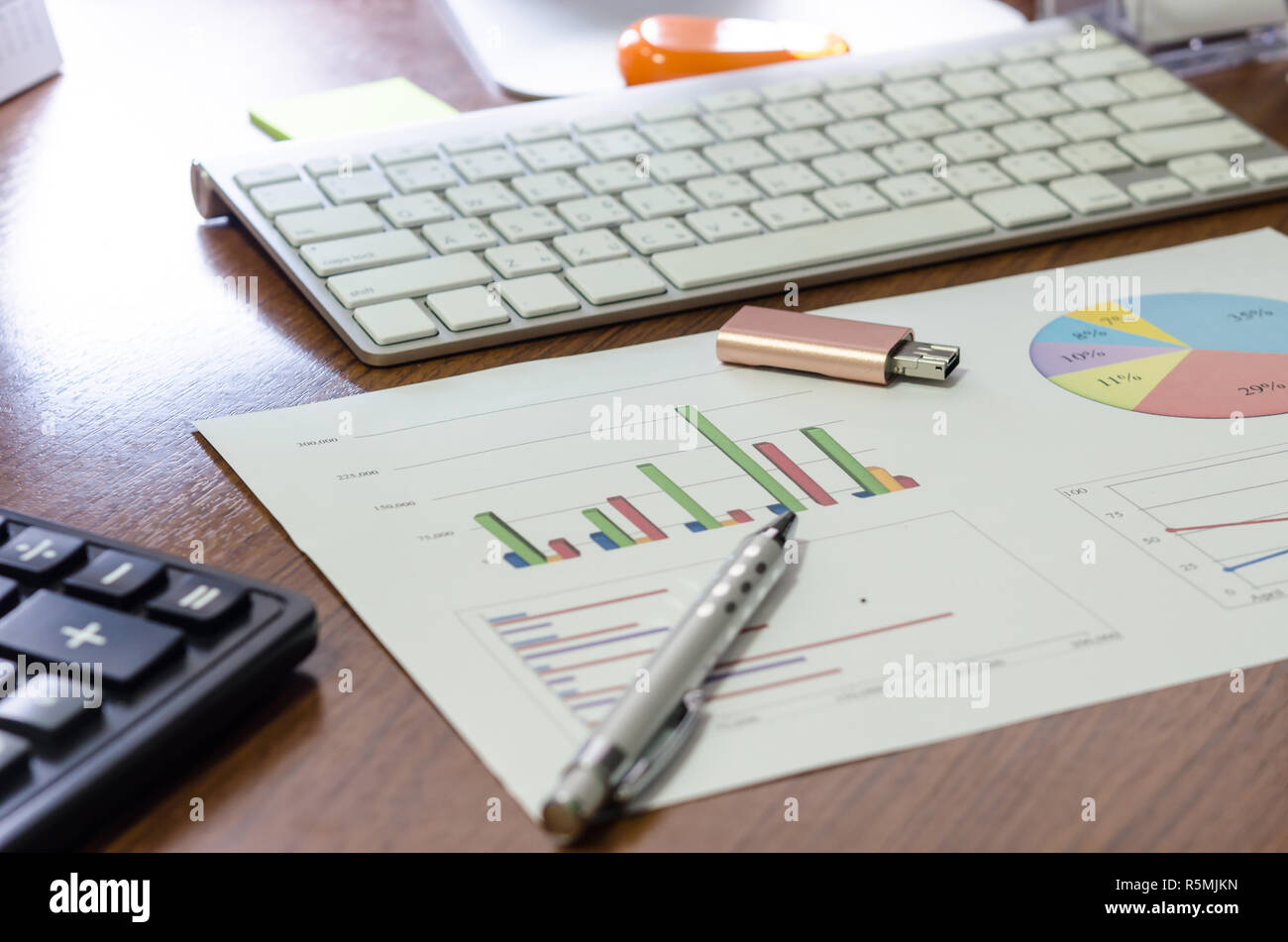 Draft charts sheet hi-res stock photography and images - Alamy