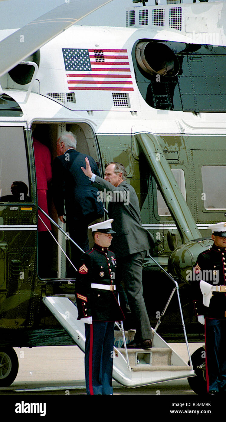 Camp Springs, Maryland. 8-11-1992 President George H.W. Bush along with ...