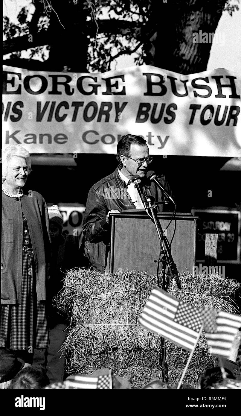 Chicago, Illinois. 10-29-1988 Vice-President George H.W. Bush makes a ...