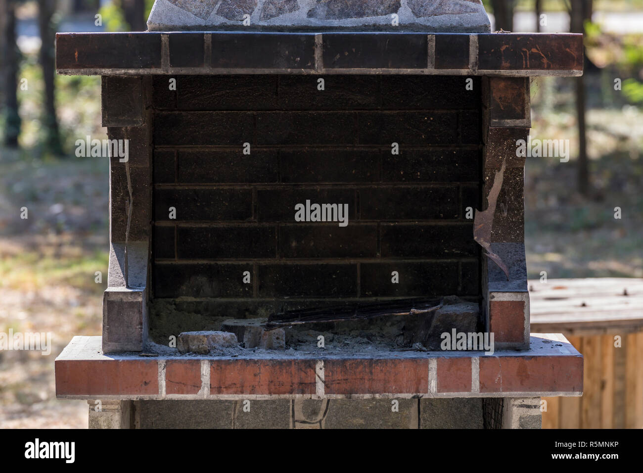 Public barbeque hi-res stock photography and images - Alamy