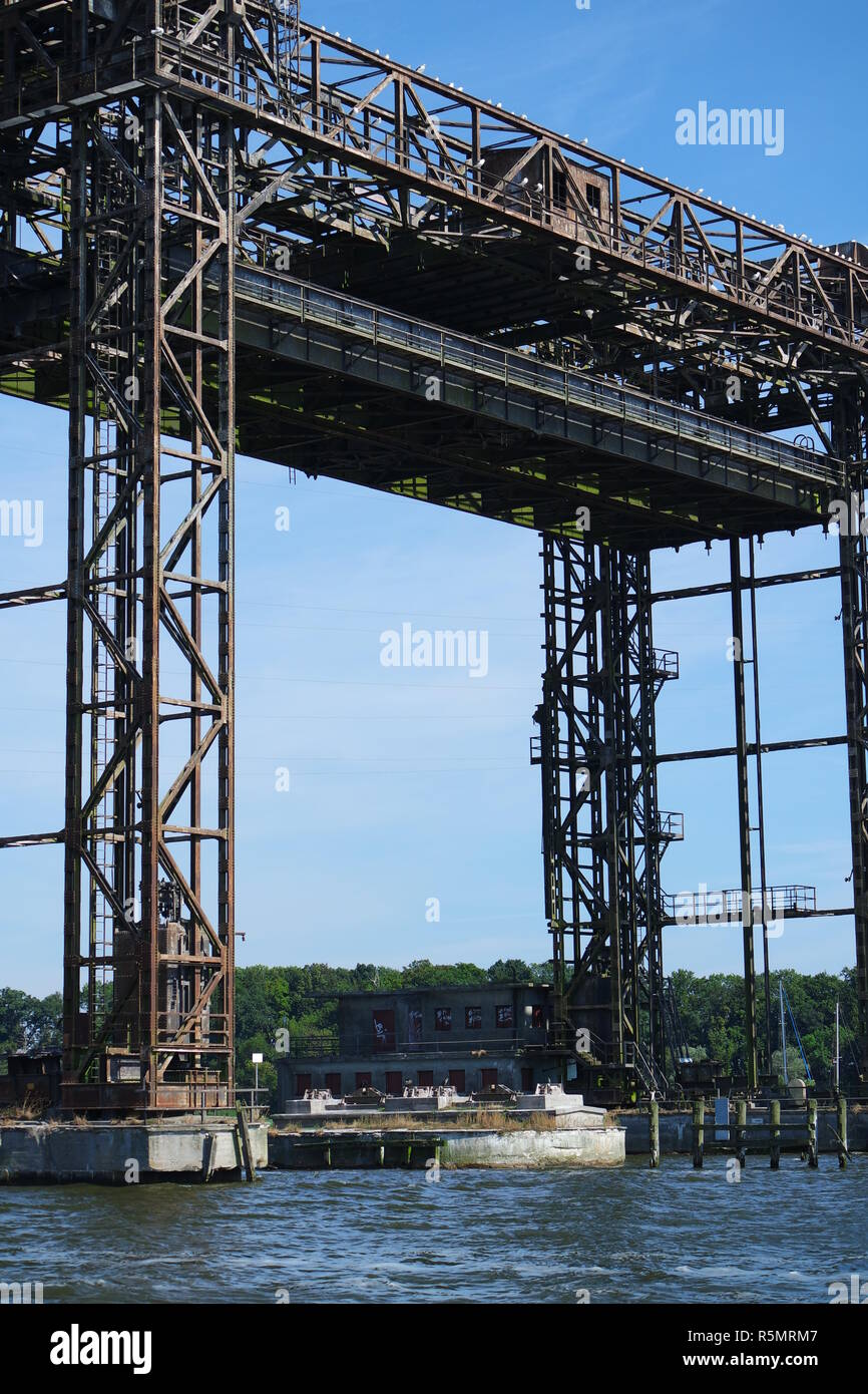 lifting bridge karnin Stock Photo - Alamy