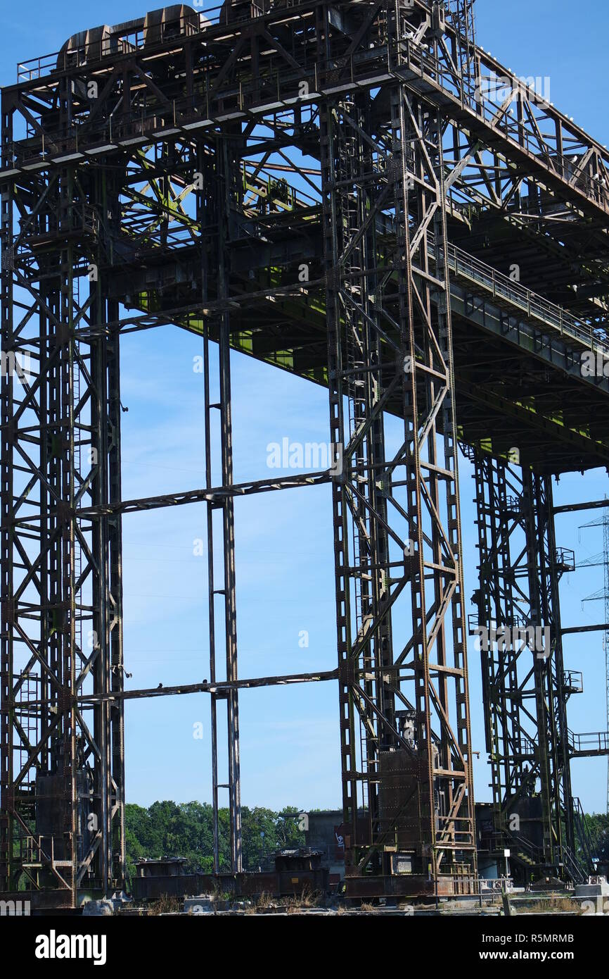 lifting bridge karnin Stock Photo - Alamy