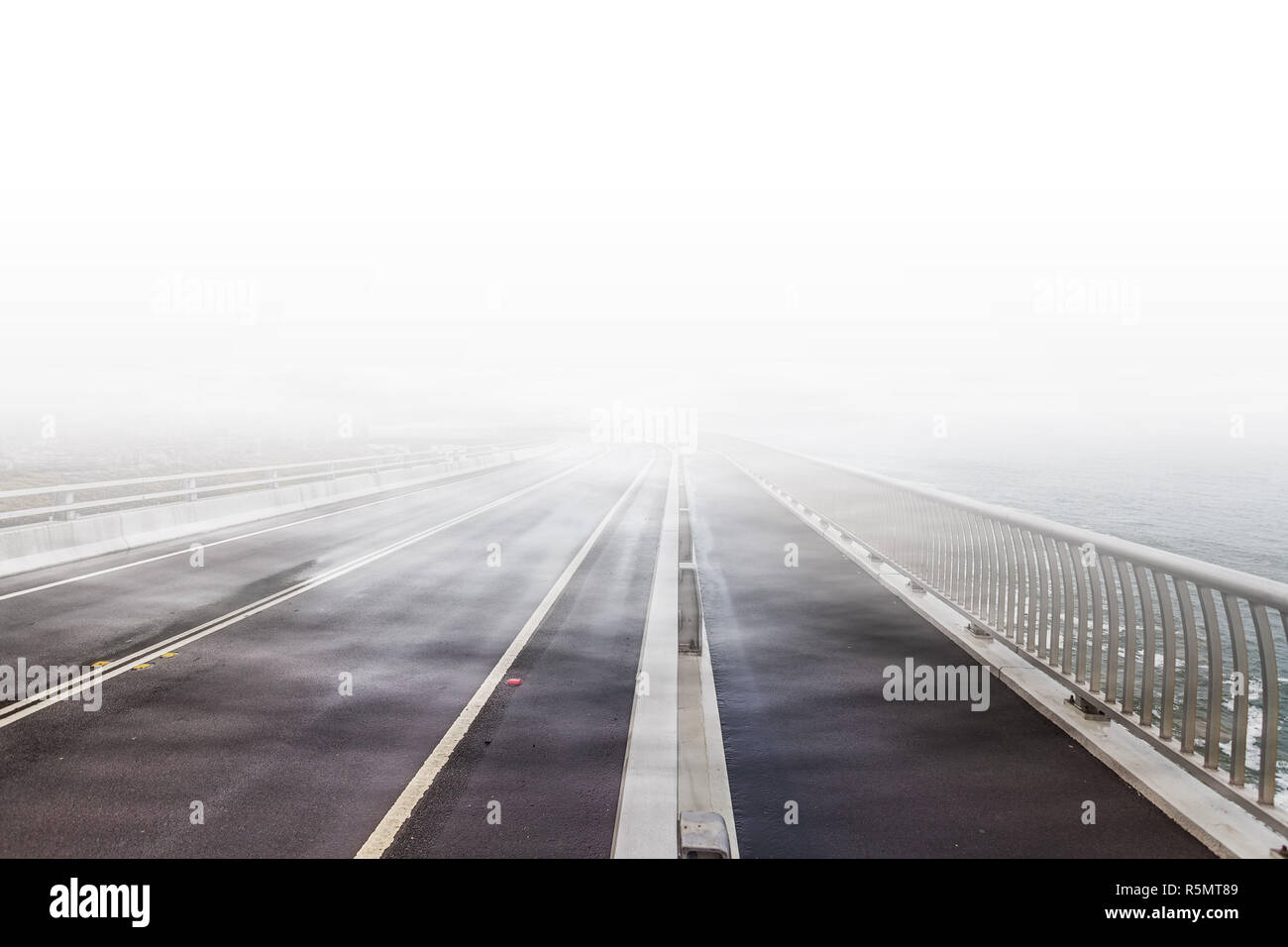 Disappearing road hi-res stock photography and images - Alamy