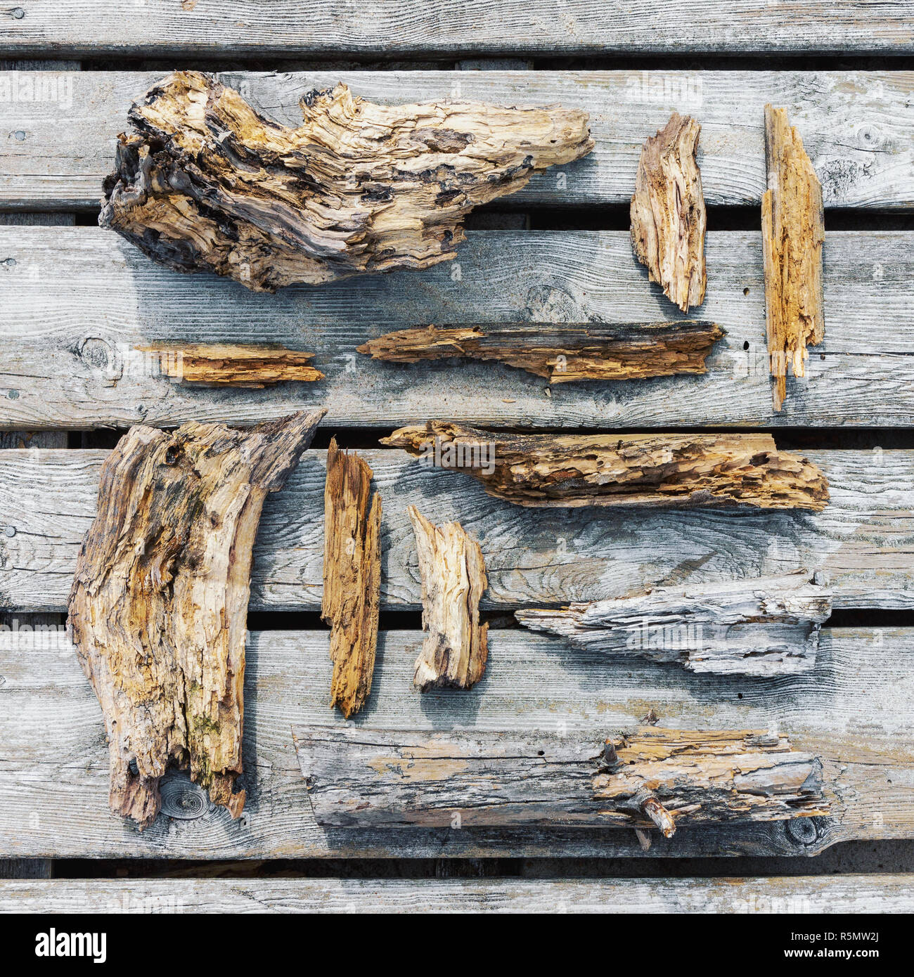 Old rotten wooden pieces and fragments Stock Photo - Alamy