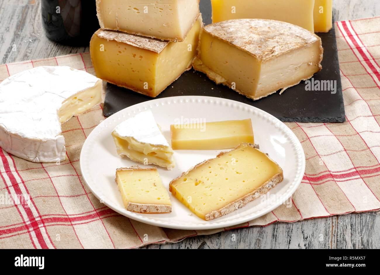 Camembert de normandy hi-res stock photography and images - Alamy